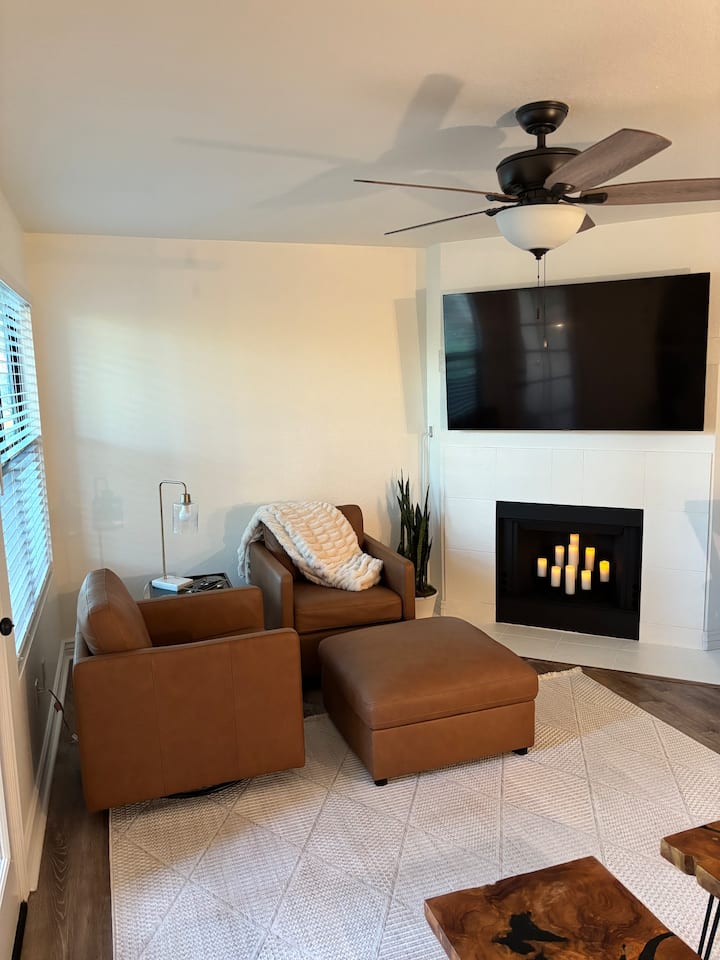 Scottsdale Retreat With King Bed & Work Space - Scottsdale, AZ