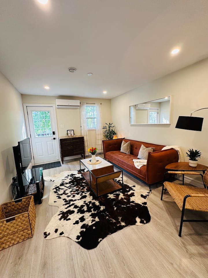 Trendy North End Halifax 2 Bedroom With Parking! - Halifax, Canada