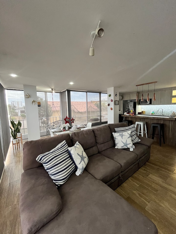 Cómodo Departamento Con Vista Al Mar - Ecuador