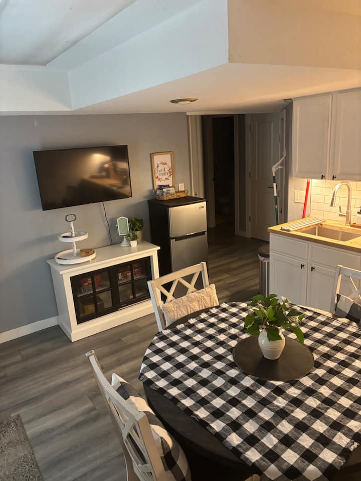 Bluebird Guest Suite - 愛達荷福爾斯