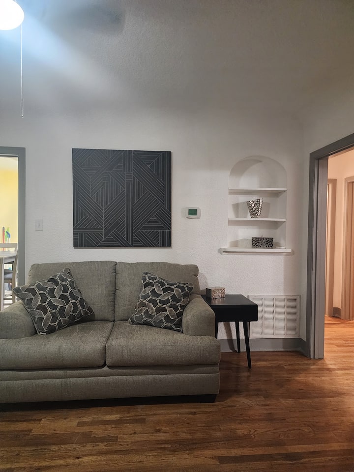 Lil' Blue House 2bed/1 Bath Great Area And Clean! - Roswell, NM
