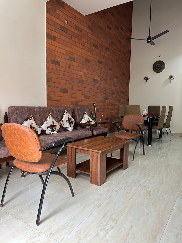 Samadhan Homestay | Elegant 3bhk Home - Jabalpur