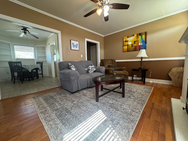 Classic Downtown 1 Br