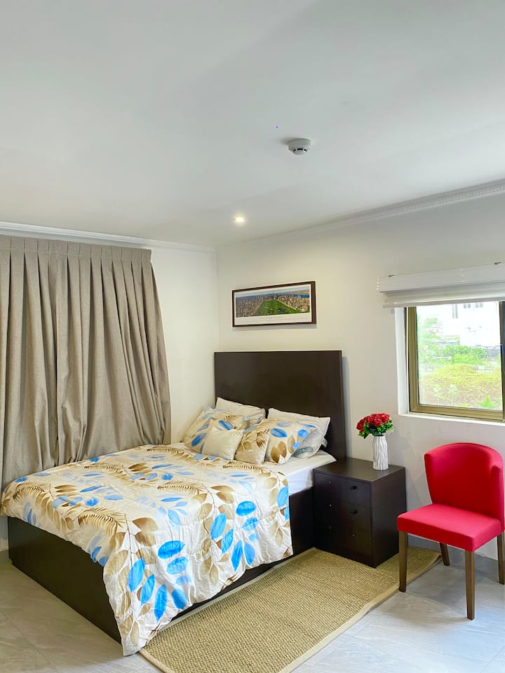 New Self Contained One Bedroom Space At Osu Accra - 아크라