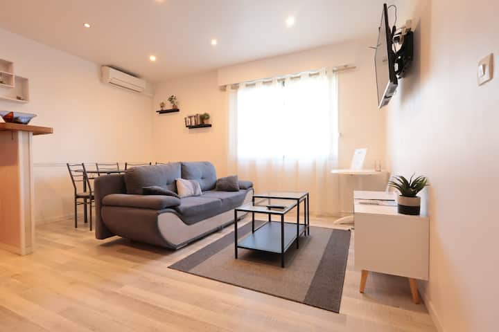 Le Red Light : Apt 4 Prs, Clim, 300m Des Plages - Antibes