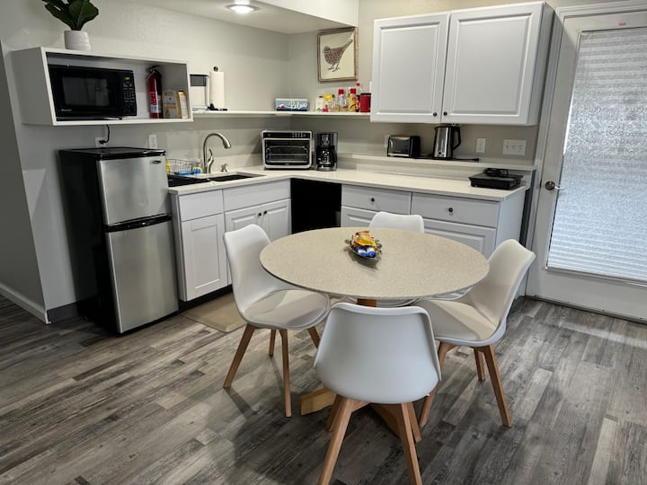 Cozy Place In A Quiet Neighborhood/2br+2bath - Anchorage, AK