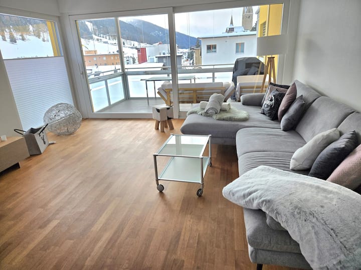 Sonnige, Moderne Attika-wohnung An Zentraler Lage - Davos