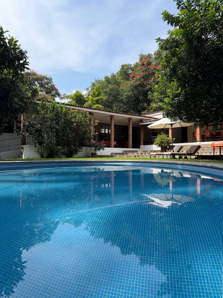 Casa Con Alberca Caliente Y Servicio (2) - Cuernavaca