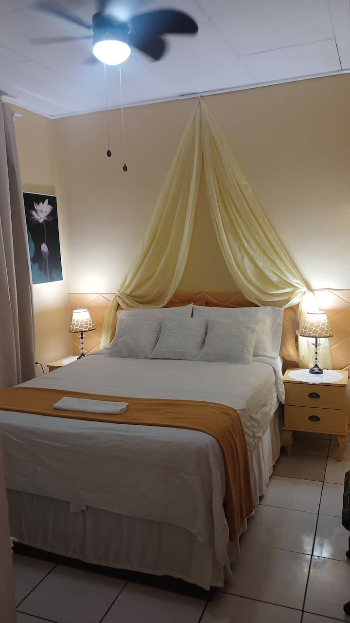 Diegos  Apart-hotel 2 , Tu Habitación Lo Mejor - La Ceiba