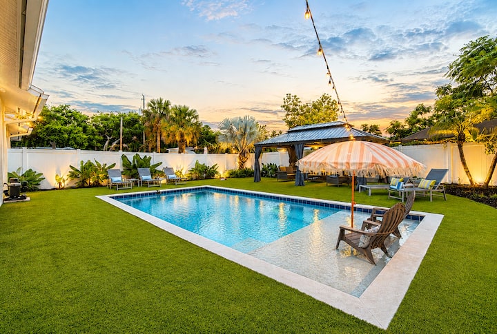 Heated Pool, Golf Cart & Close To The Beach - Jacksonville Beach, FL