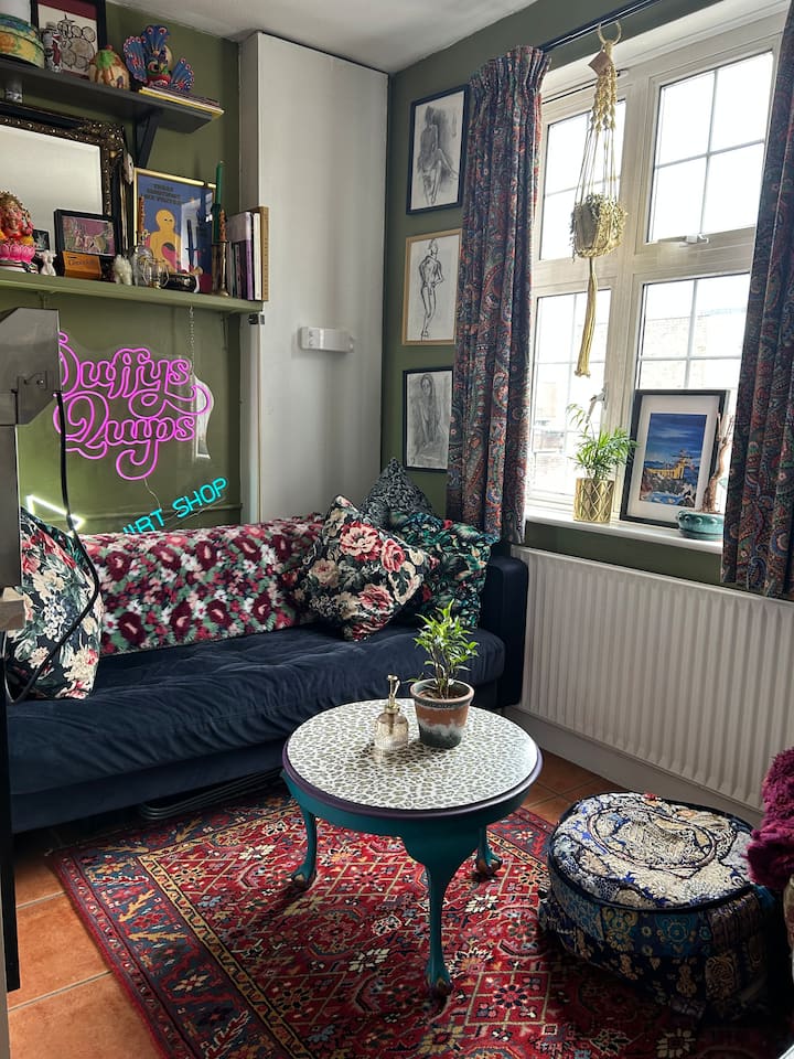 Cosy 2 Bed Flat, Great Location. - London