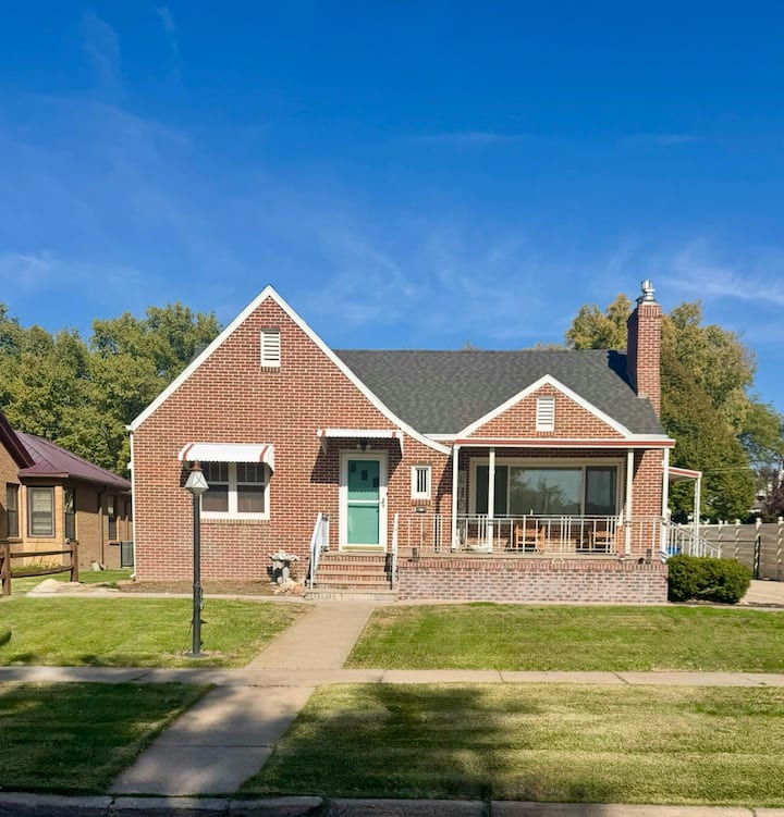 The Ogallala Brick House- Fenced Backyard! - Lake McConaughy, Ogallala