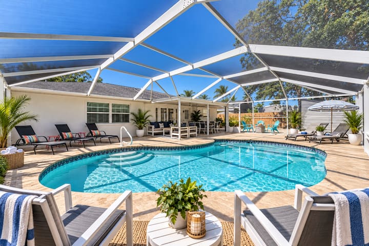 Stunning Home - Pool, Beaches & Remodeled! - Anna Maria Island, FL