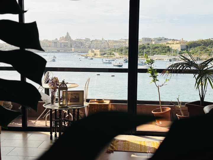 Sliema Seafront - Private Room For Solo Travellers - Malta