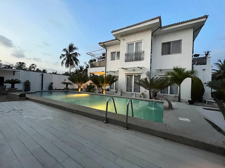 Petit Hambourg Villa Avec Piscine - Togo