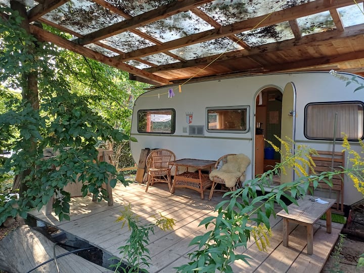 Gartensauna Mit Wohnwagen Und Freiluftbadewanne - Linz