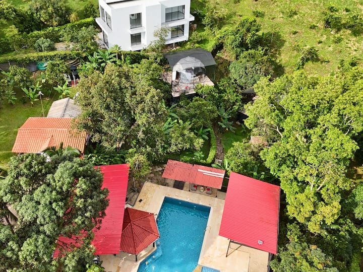 Glamping Sierra Vip+pool_jacuzzi_bar. Ecolog_cine - La Vega