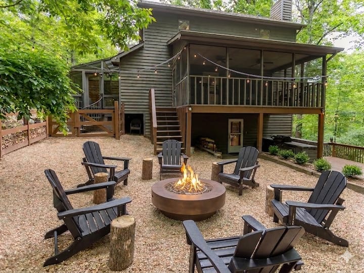 3-level Forest Retreat | Epic Deck | Game Room - Massanutten, VA