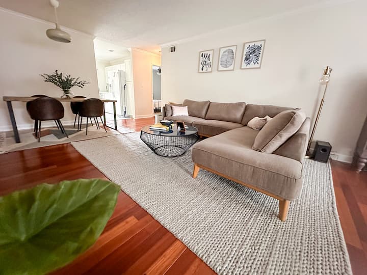 Perfect For Long Stays • Modern & Cozy 2br - Pensacola, FL