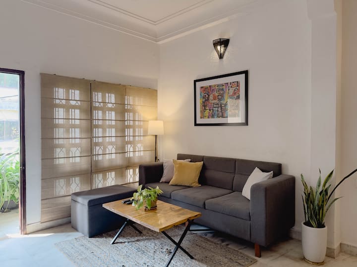 Rustic 2 Bedroom Apartment In A Villa (2/2) - Indore