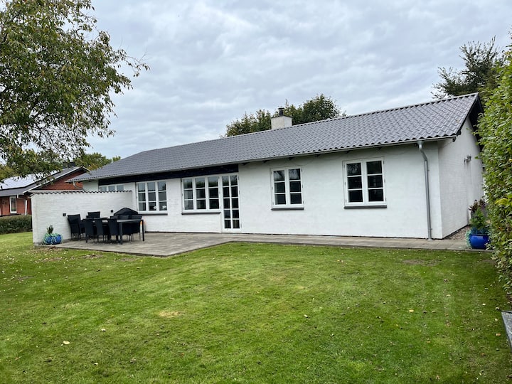Dejligt Hus Med 11 Sovepladser Ribe, Rødding, Gram - Ribe