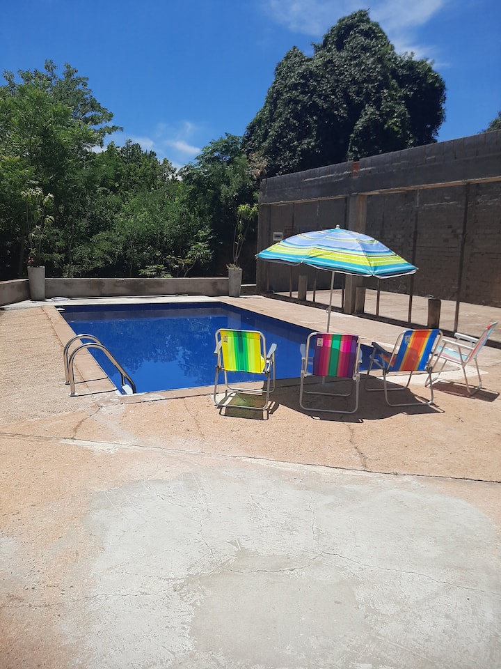 Chácara Agradável Com Piscina - Brotas