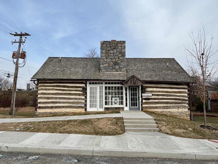 1781 Log Cabin In Lititz - Lititz, PA