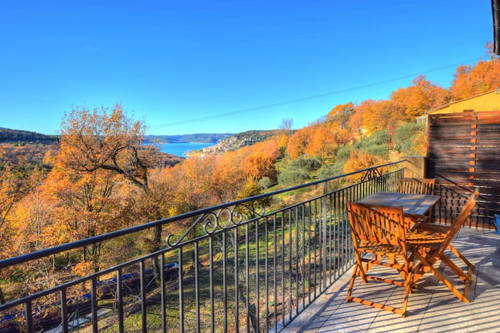 Gîte 4 Personnes Superbe Vue Lac - Gorges du Verdon