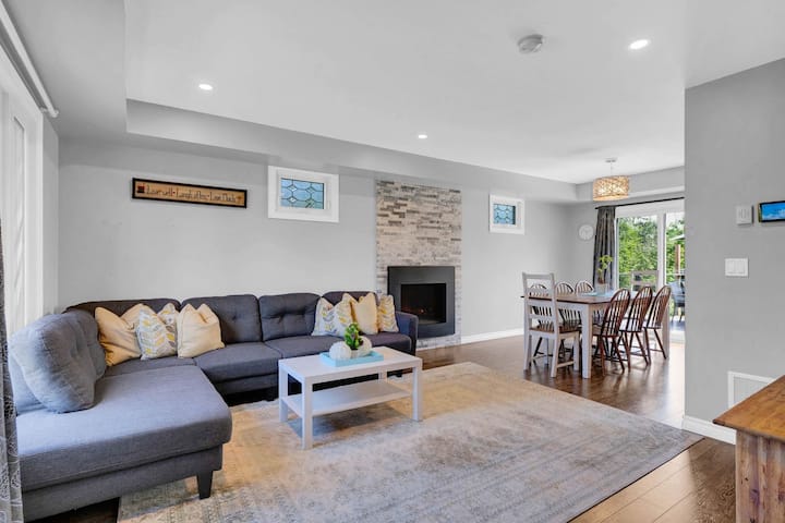 Cozy Cottage With Hot Tub And Lake Access - Kawartha Lakes