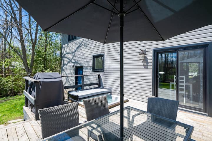 Cozy Cottage With Hot Tub And Lake Access - Kawartha Lakes