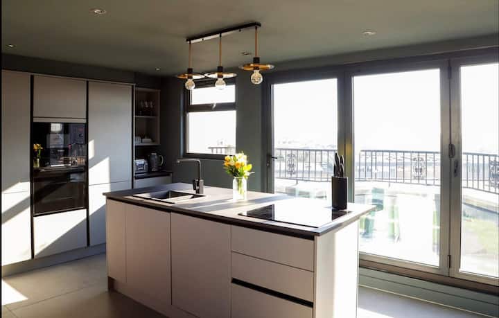 ✪ Family / Contractors  ✪ 2 Bed Apartment Sleps 4 - Plymouth