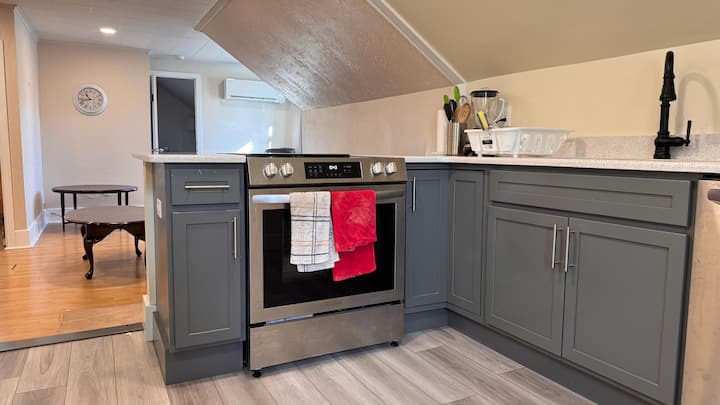 2 Bedroom. Perfect Location For Visiting Nurses - Lancaster, NY