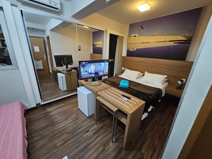 Flat Elegante. Uma Quadra Do Metrô, óTima Internet - Brasilia