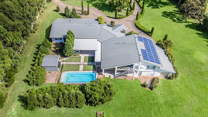 Luxury 5-acre Estate In Sydney Hills District - Dural