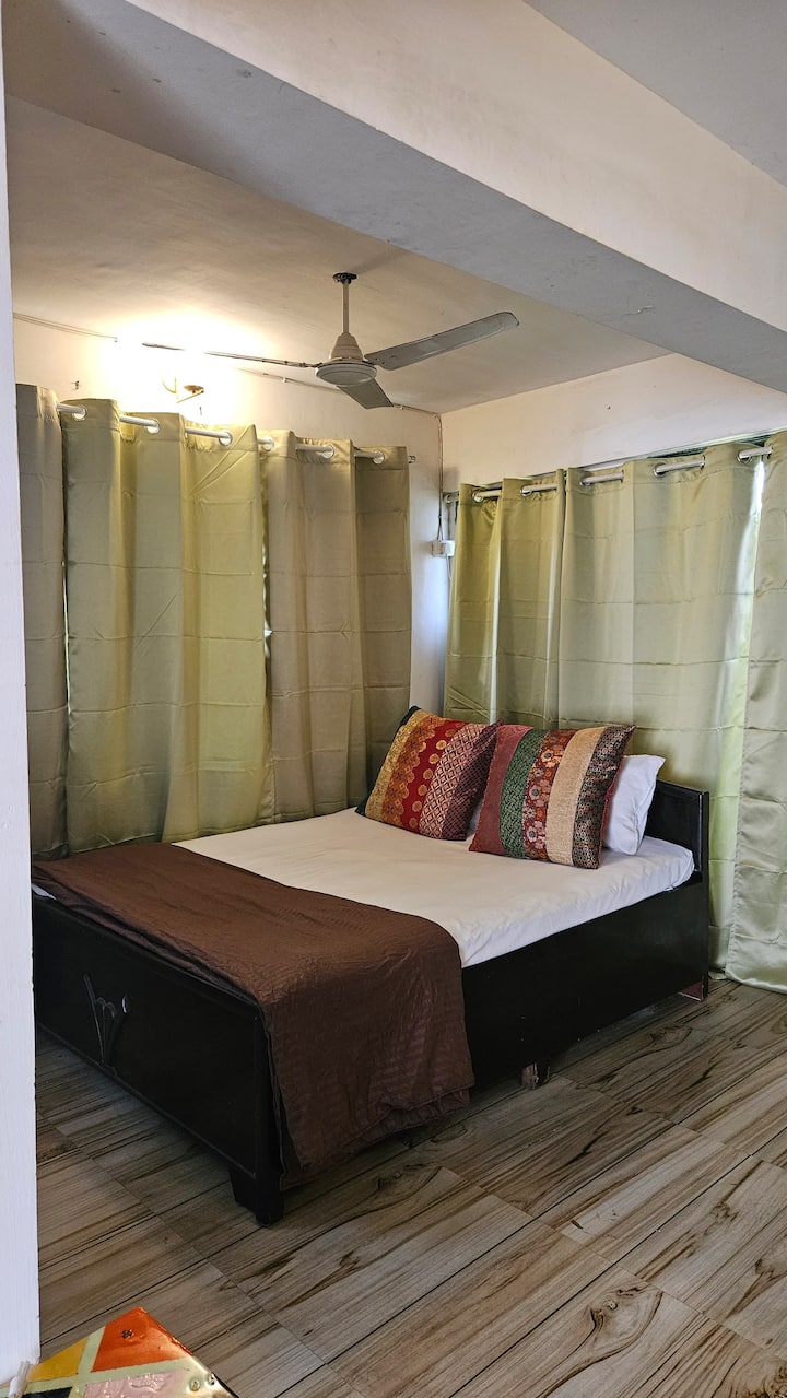 Terrace View Penthouse Retreat - Mumbai