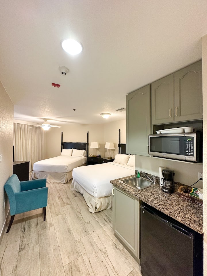 Comfort & Convenience! 2 Modern Rooms, Pool! - Cayman Islands