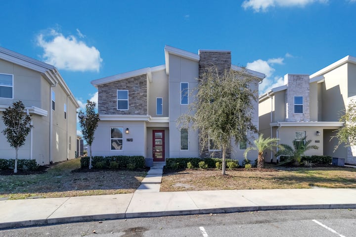 Perfect 9 Bed 5 Bath Home/games Room/ Private Pool - Kissimmee, FL