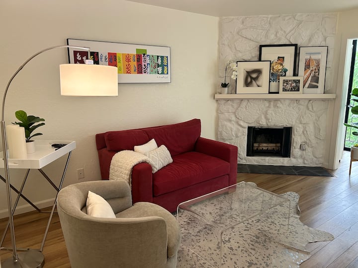 Stylish Kirkland 1br 1ba | Walk 2 Google | Parking - Redmond, WA
