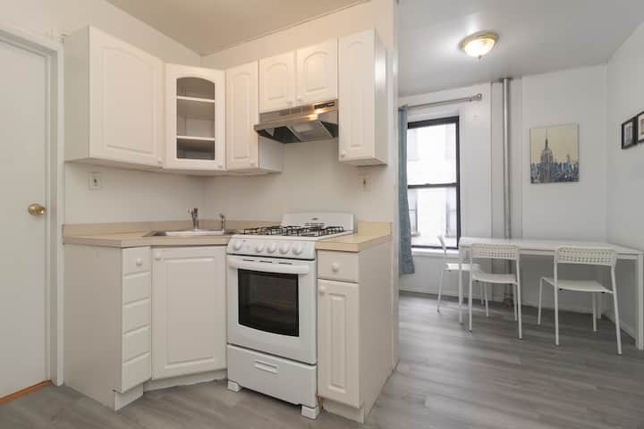 Lovely 2br In The Upper East Side (30 Day Min) - Edgewater, NJ