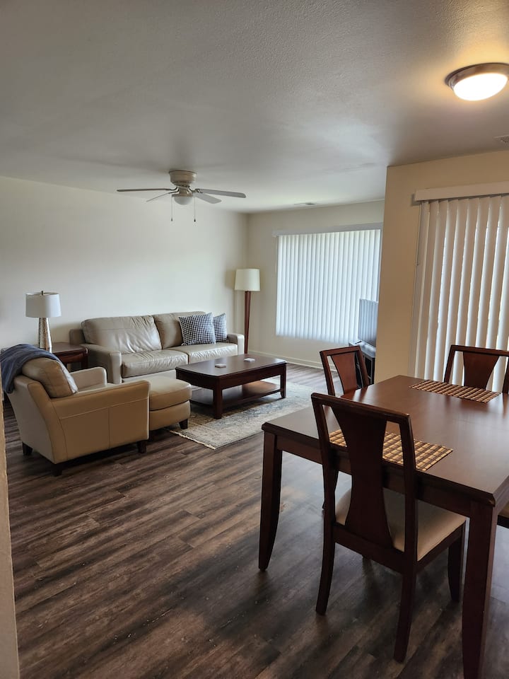 Sunset Cove 2 Bedroom 2 Bath - Danville, IL