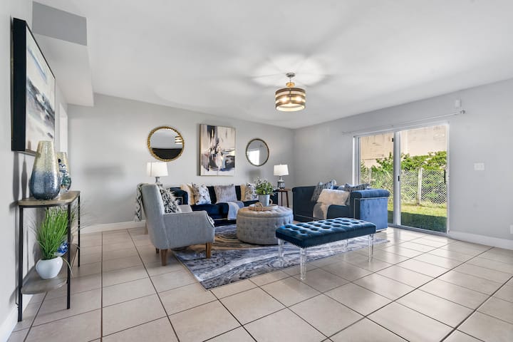 Chic Downtown Home - Location Location Location! - West Palm Beach, FL