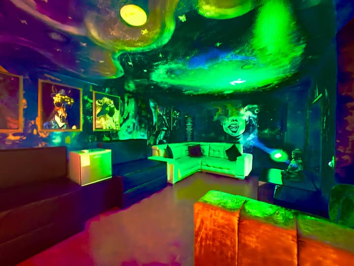 The Trip House Medellin Poblado Disco And Visits - Medellín