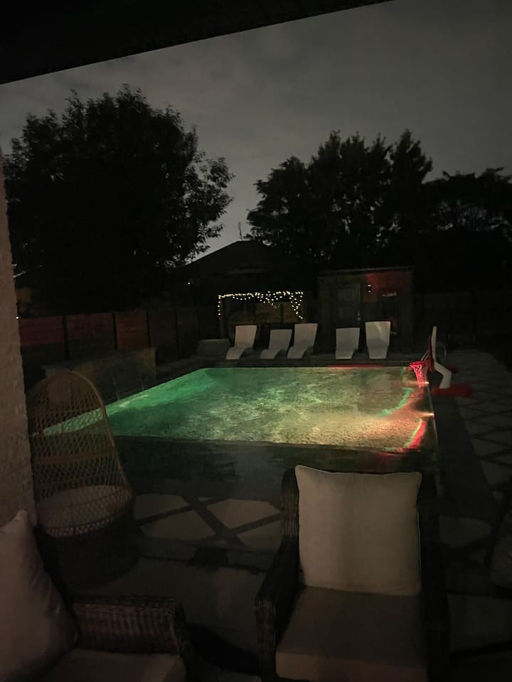 Luxury Modern Smart Home For Vacation - Windsor, ON, Canada