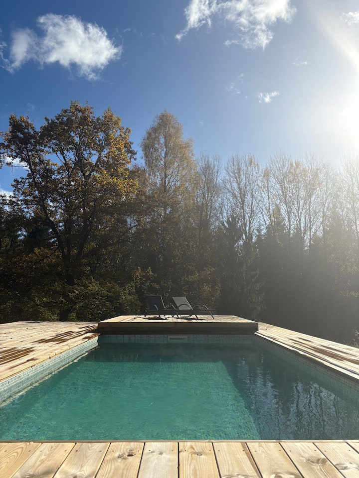 Idyll I Skogen Med Pool, öPpen Spis Och Stor Tomt! - Sweden