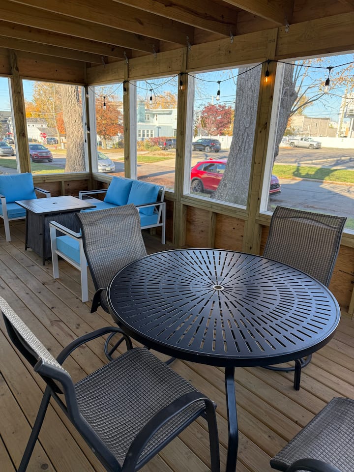 Downtown Nb! Walk Beach Screened  Porch W Firepit - New Buffalo, MI
