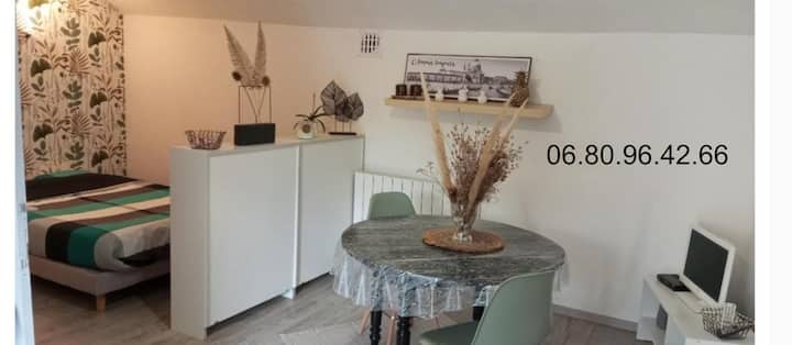 Studio Voûté à La Ferme
La Chambre Du Berger - Meyrueis