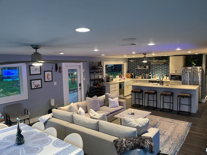 Serene Custom Home Nestled Upon 290' Of Waterfront - Longhorn Cavern State Park, Burnet