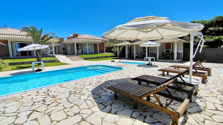 Casa Com Vista Para O Mar E Piscinas - Itapoá