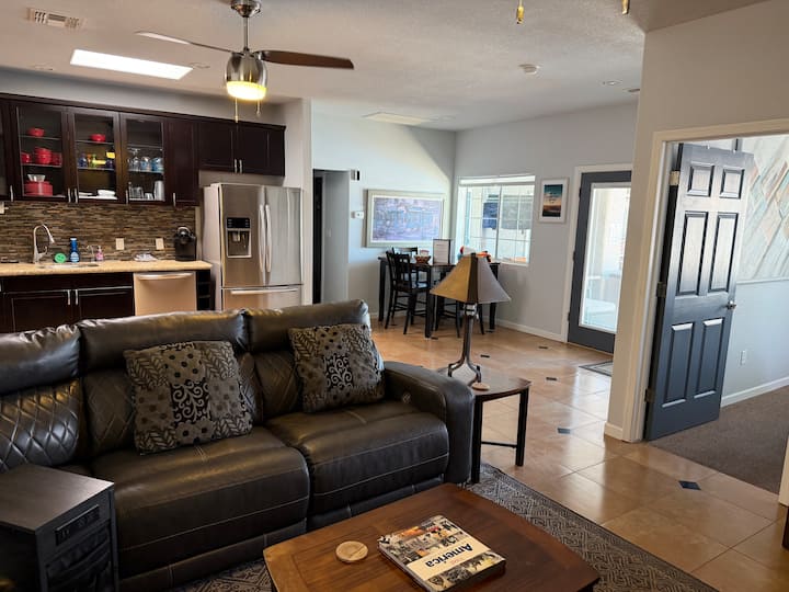 Quiet Cozy Casita - Pool/hottub - Very Private - Lake Havasu City, AZ