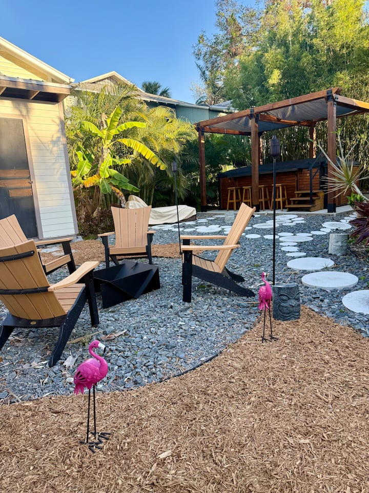 Relaxing Historic Uptown St. Pete Surfer’s Retreat - St. Petersburg, FL